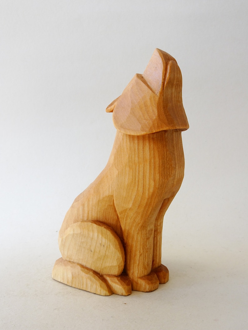 Wood Carving - Hand Carved Figure of A Howling Wolf - Home Decoration ...