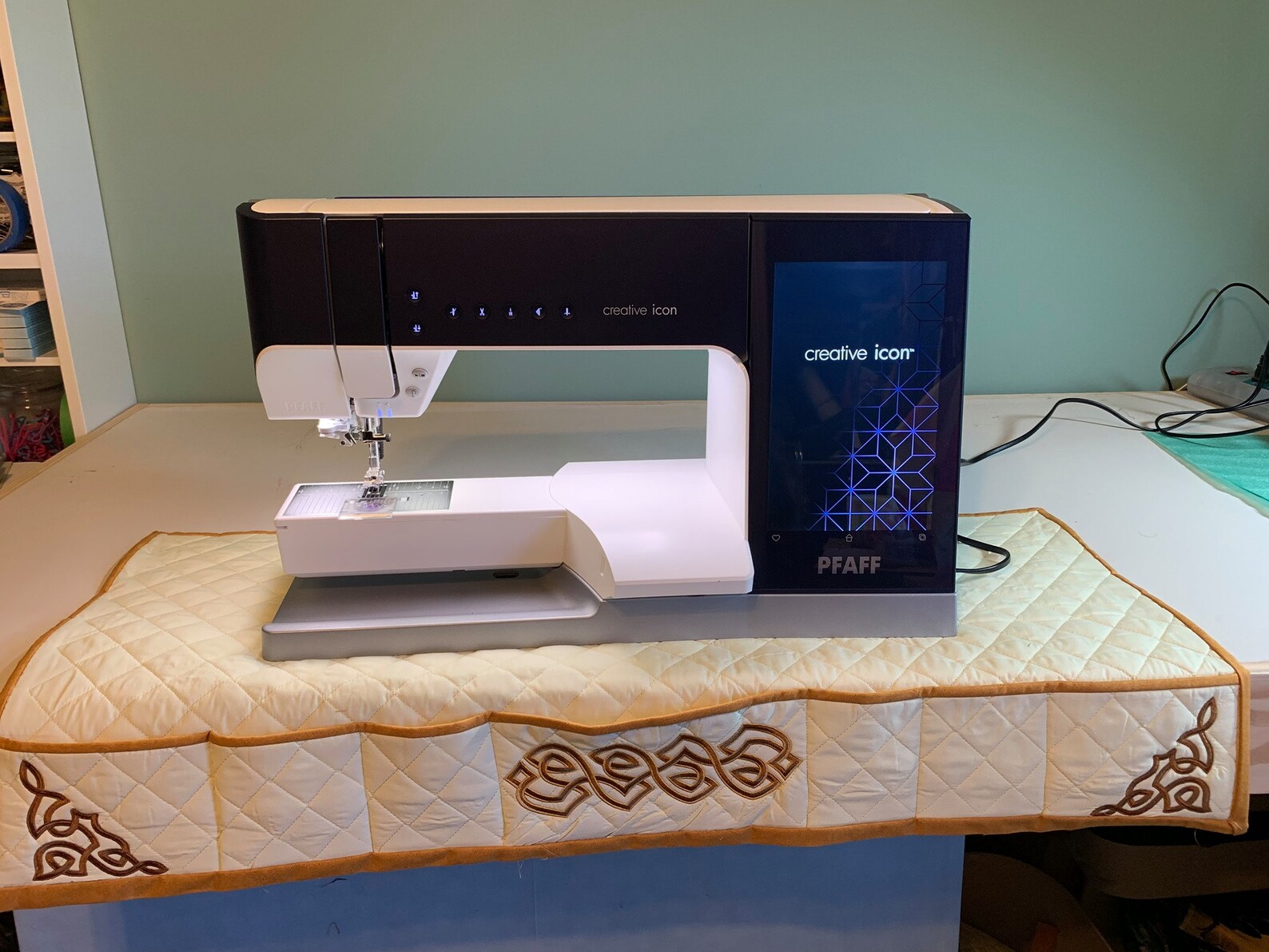 Pfaff, Creative Icon 1, Creative Icon 2, Machine Cover & Sewing Mat Pdf ...