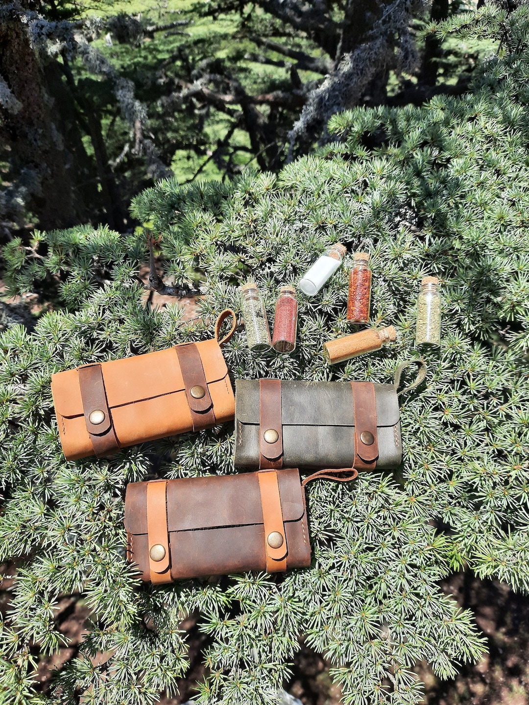 6 Bottle Bushcraft Spice Kit, Camping Spice Set, Premium Leather Spice ...
