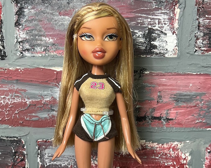 Vintage Back to School Cloe Bratz Doll in Original Outfit - Etsy