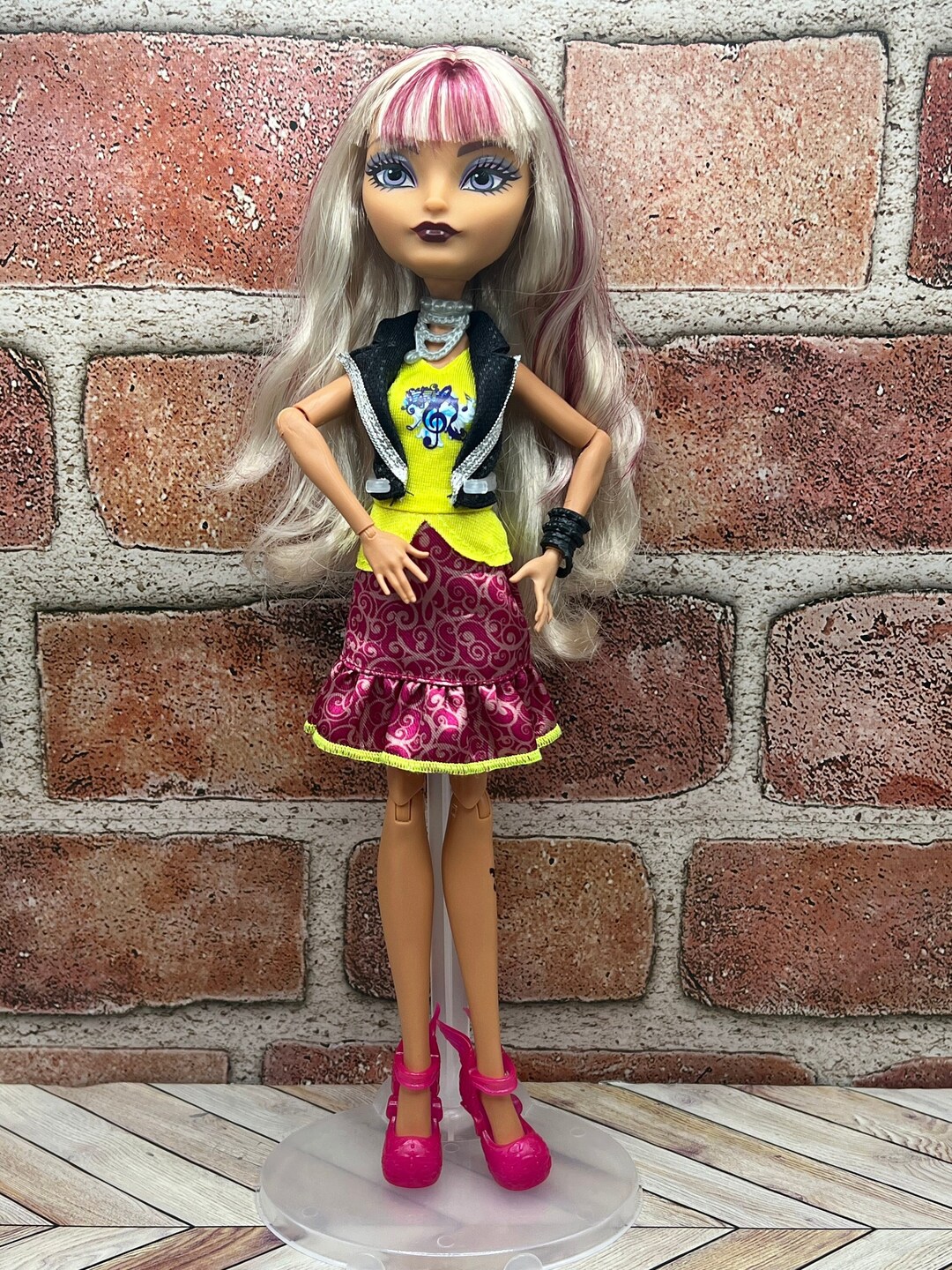 Ever After High MELODY PIPER in Original Outfit read Info - Etsy