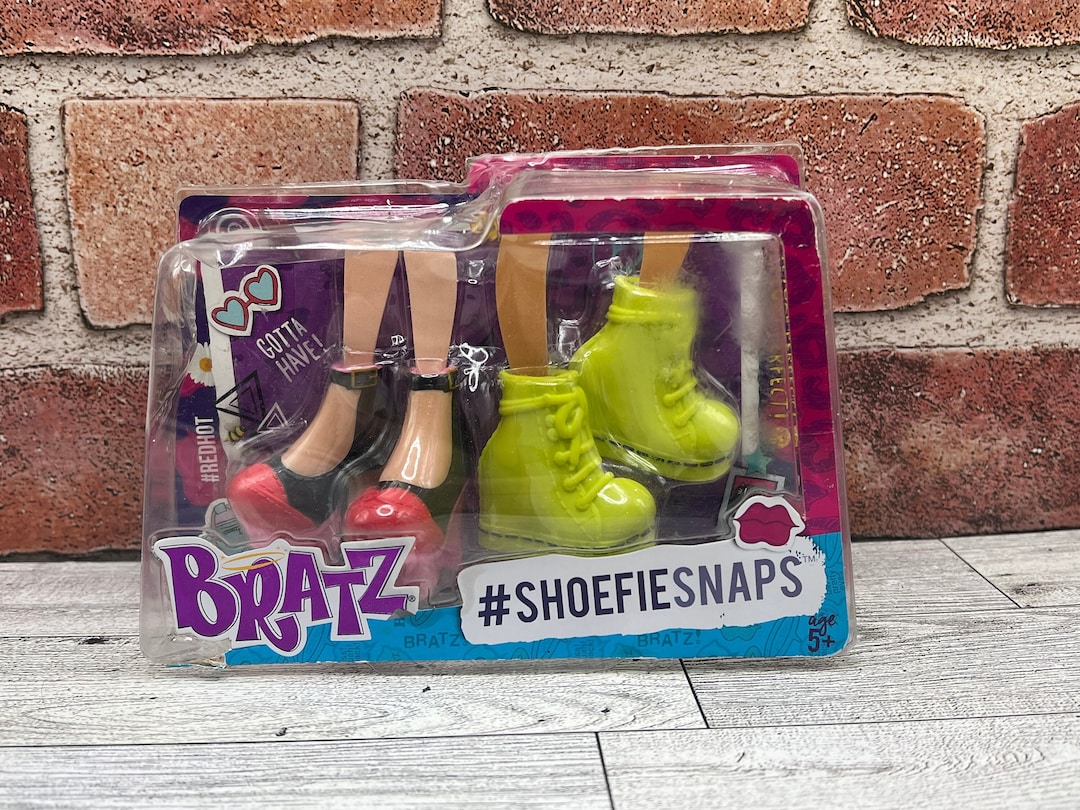 NIP 2 Pair of Bratz Shoes SHOEFIESNAPS 1 - Etsy