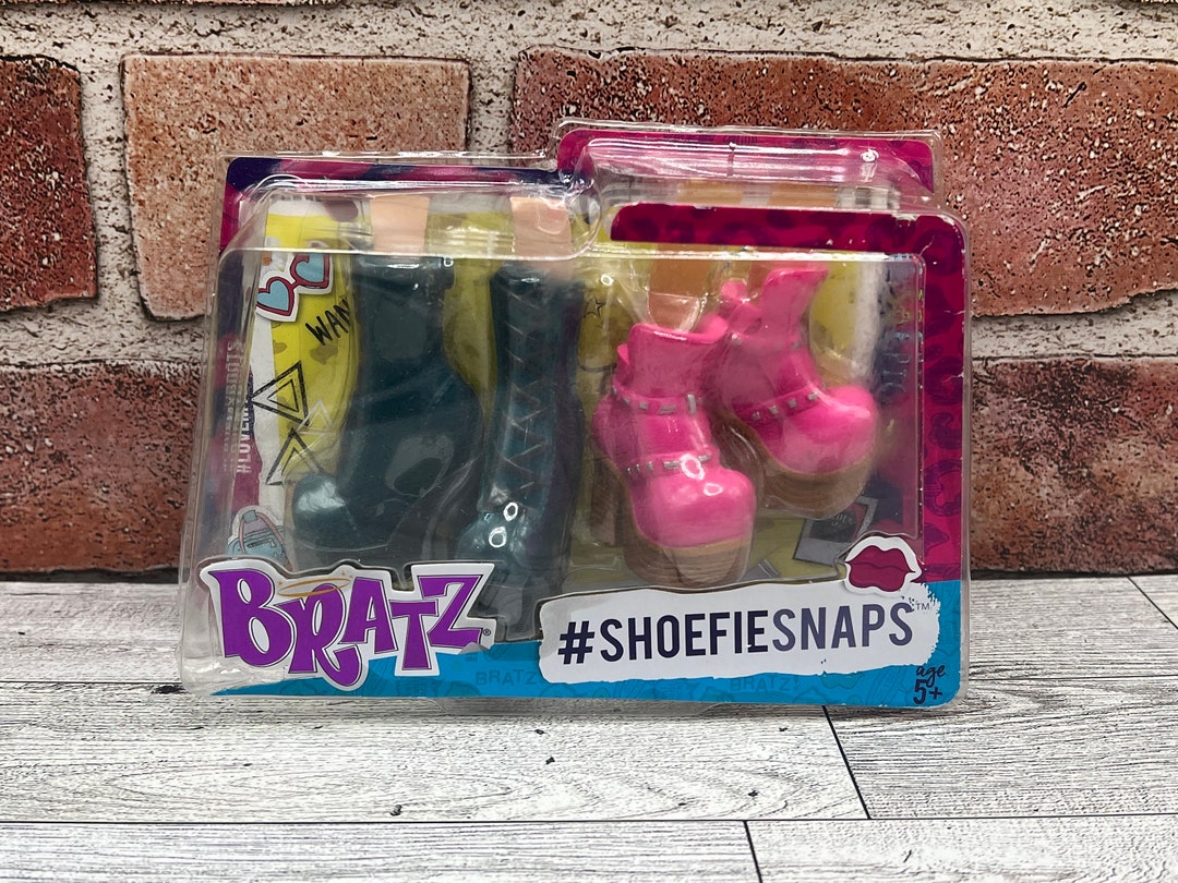 NIP 2 Pair of Bratz Shoes SHOEFIESNAPS 2 - Etsy