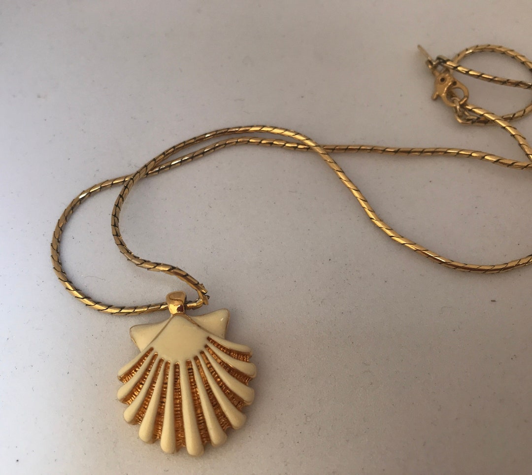 Vintage Signed Monet Shell Necklace, Clamshell Pendant, White Enamel ...