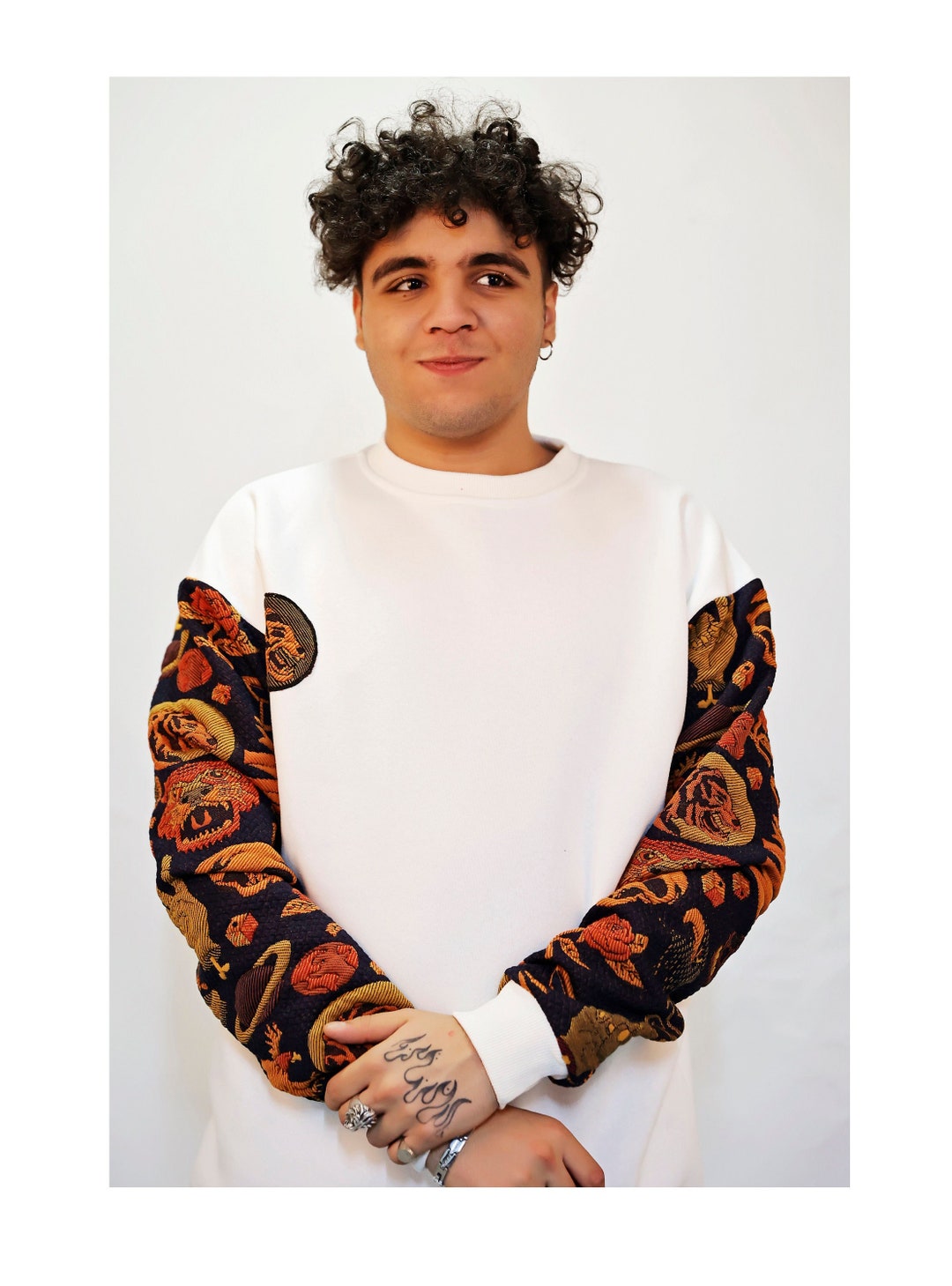 VG STREET Special Design Embossed Sleeves Detail Streetwear Long Sleeve ...