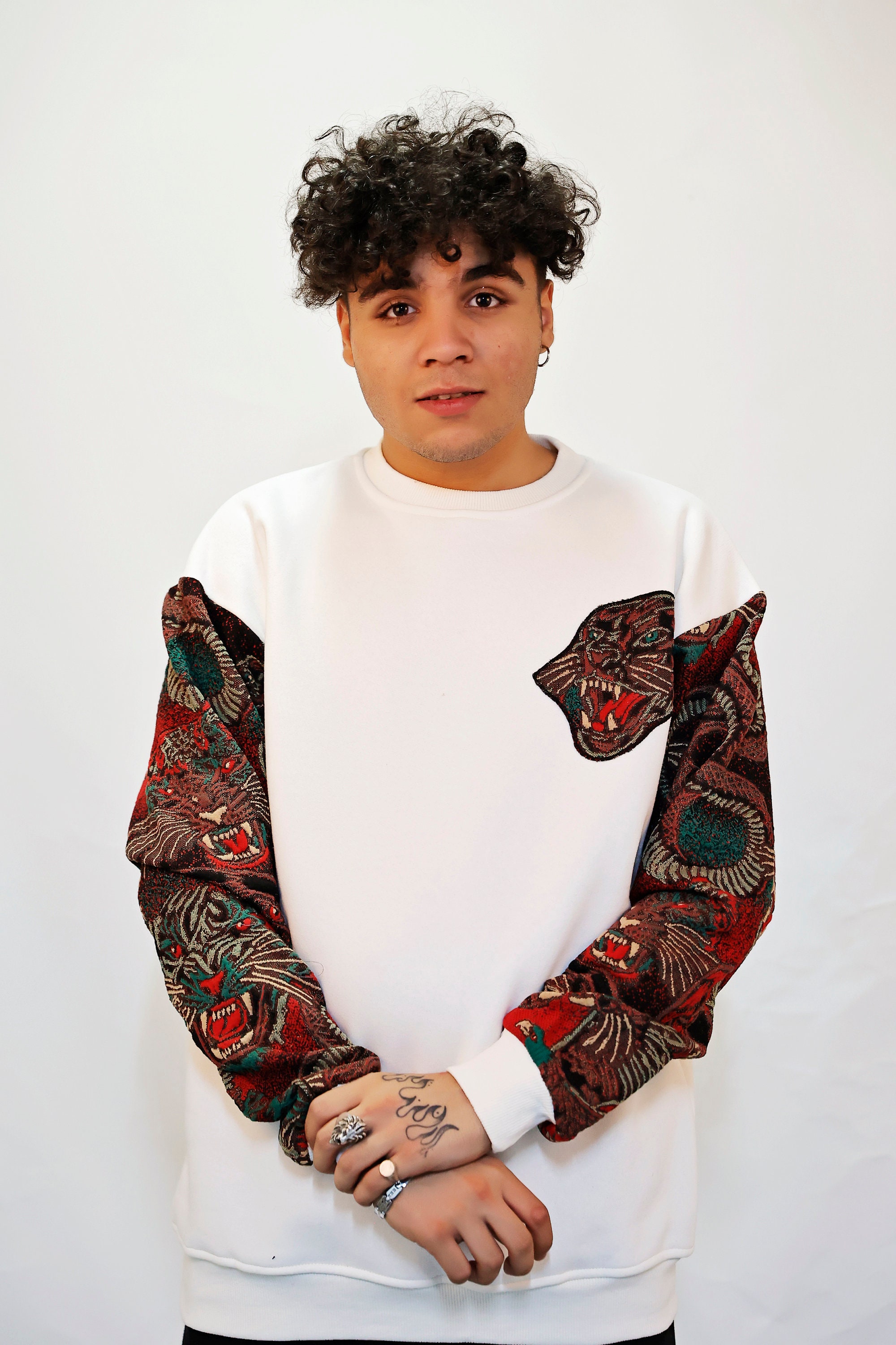 VG STREET Special Urban Design Embossed Sleeves Detail Streetwear Long ...