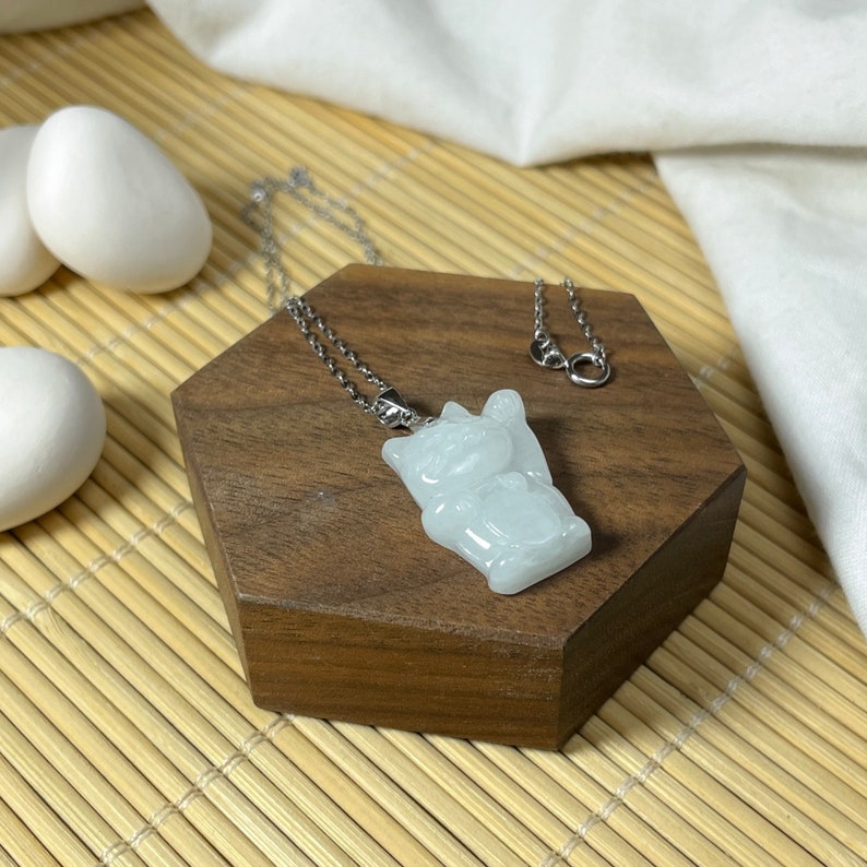 Jade Lucky Cat Charms, Japanese Waving Cat Cute Pendant Necklace ...