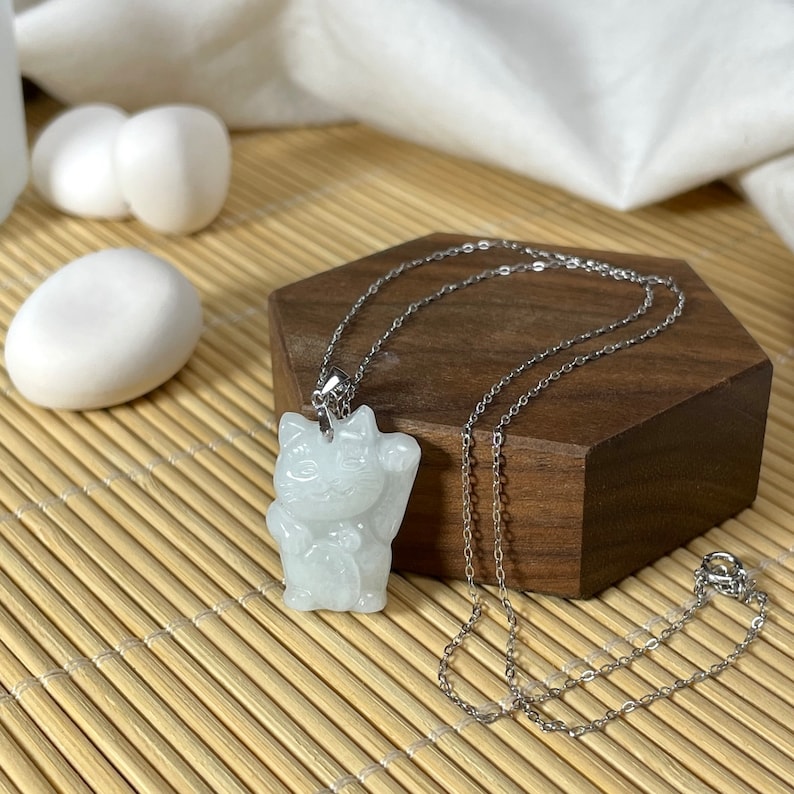 Jade Lucky Cat Charms, Japanese Waving Cat Cute Pendant Necklace ...