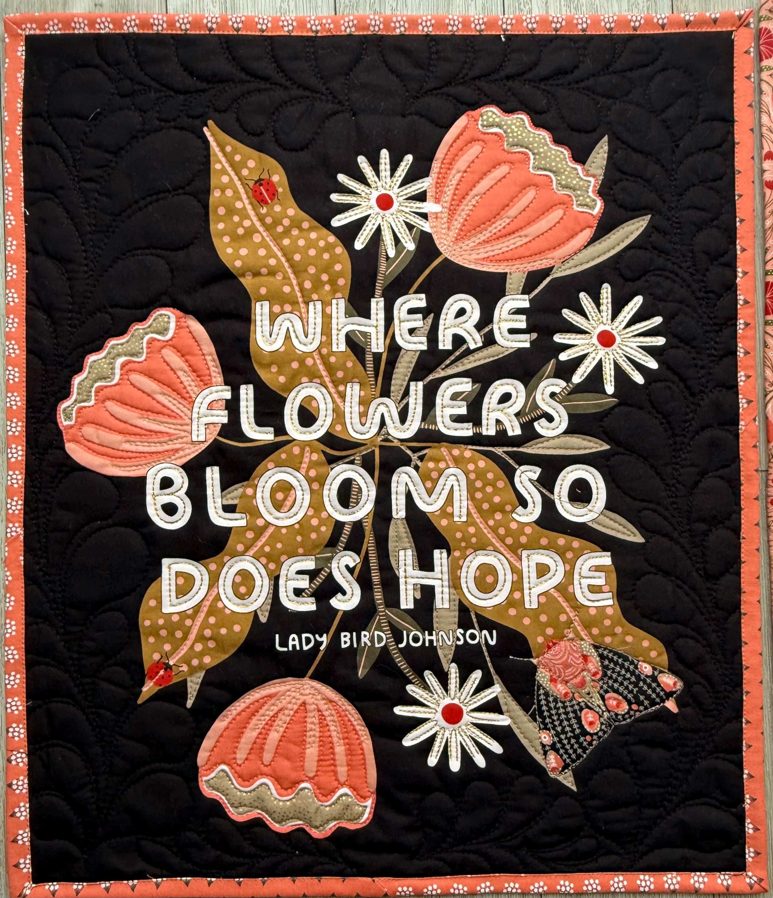 Gingiber Design Quilted Wallhanging - Etsy