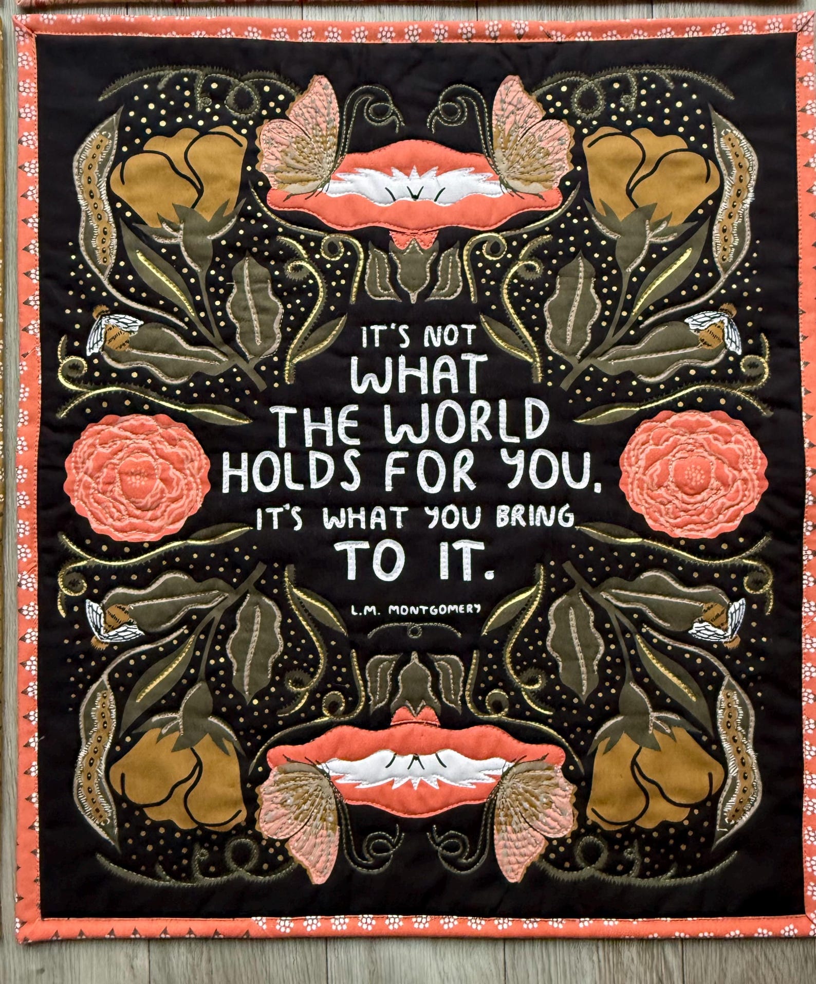 Gingiber Design Quilted Wallhanging - Etsy