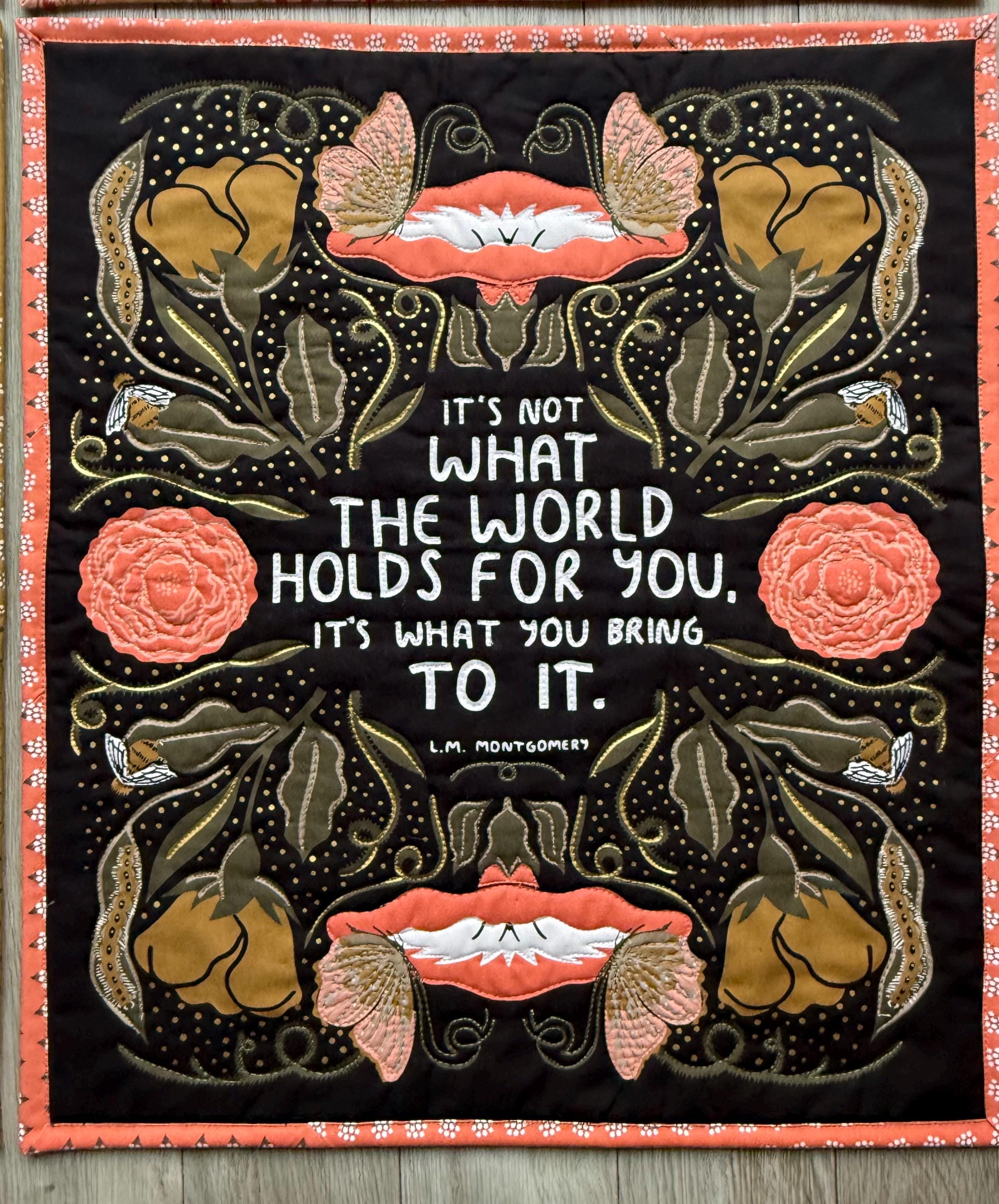 Gingiber Design Quilted Wallhanging - Etsy
