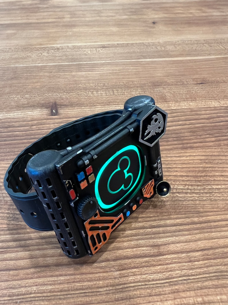 Batuu Bounty Hunter Guild Magic Band Plus Com-link Cover - Etsy