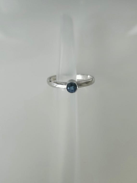 London blue topaz 4mm stackable silver ring. - Gem