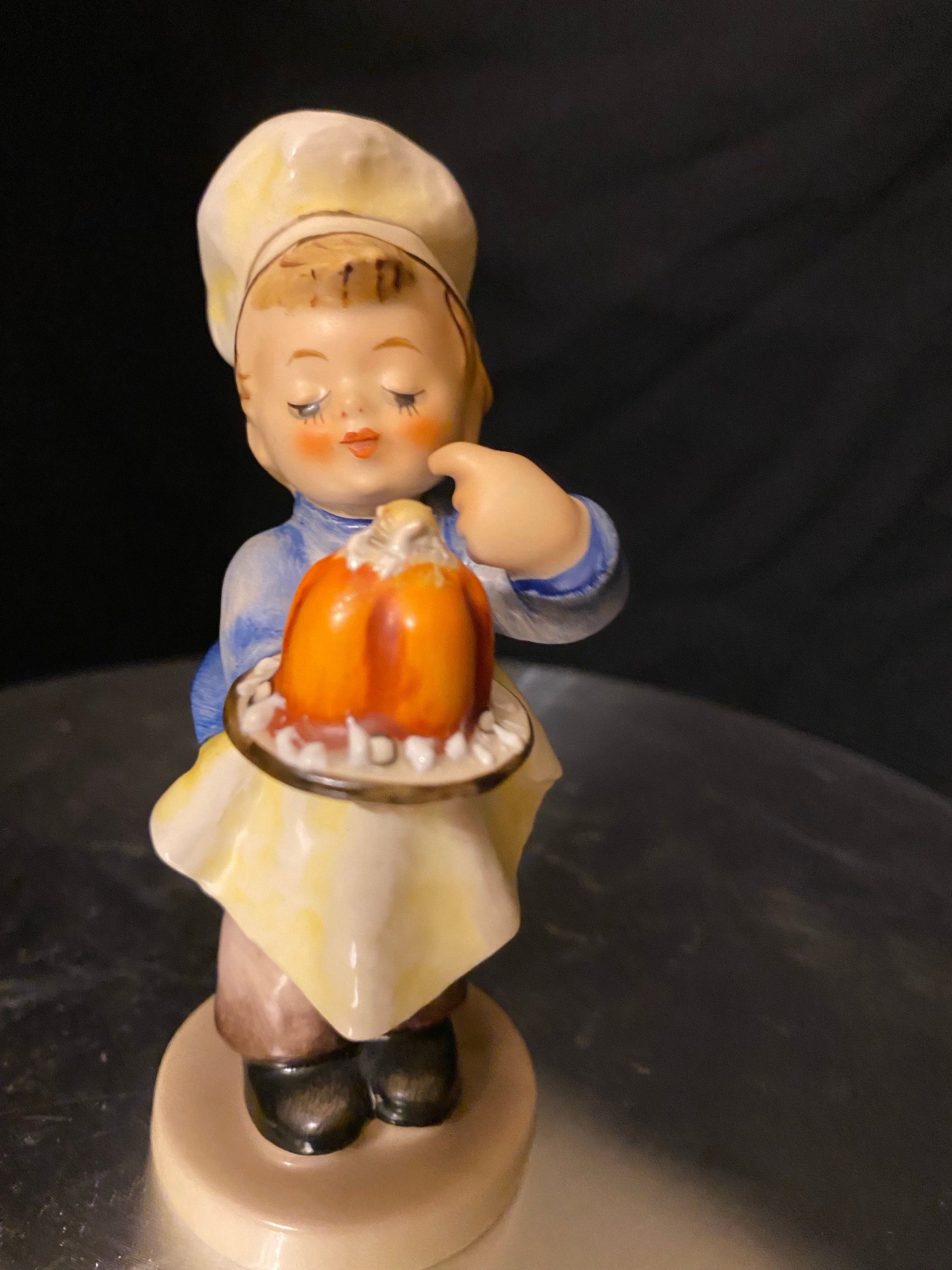 Vintage Goebel Hummel Figurines 128 Baker TMK 5 - Etsy
