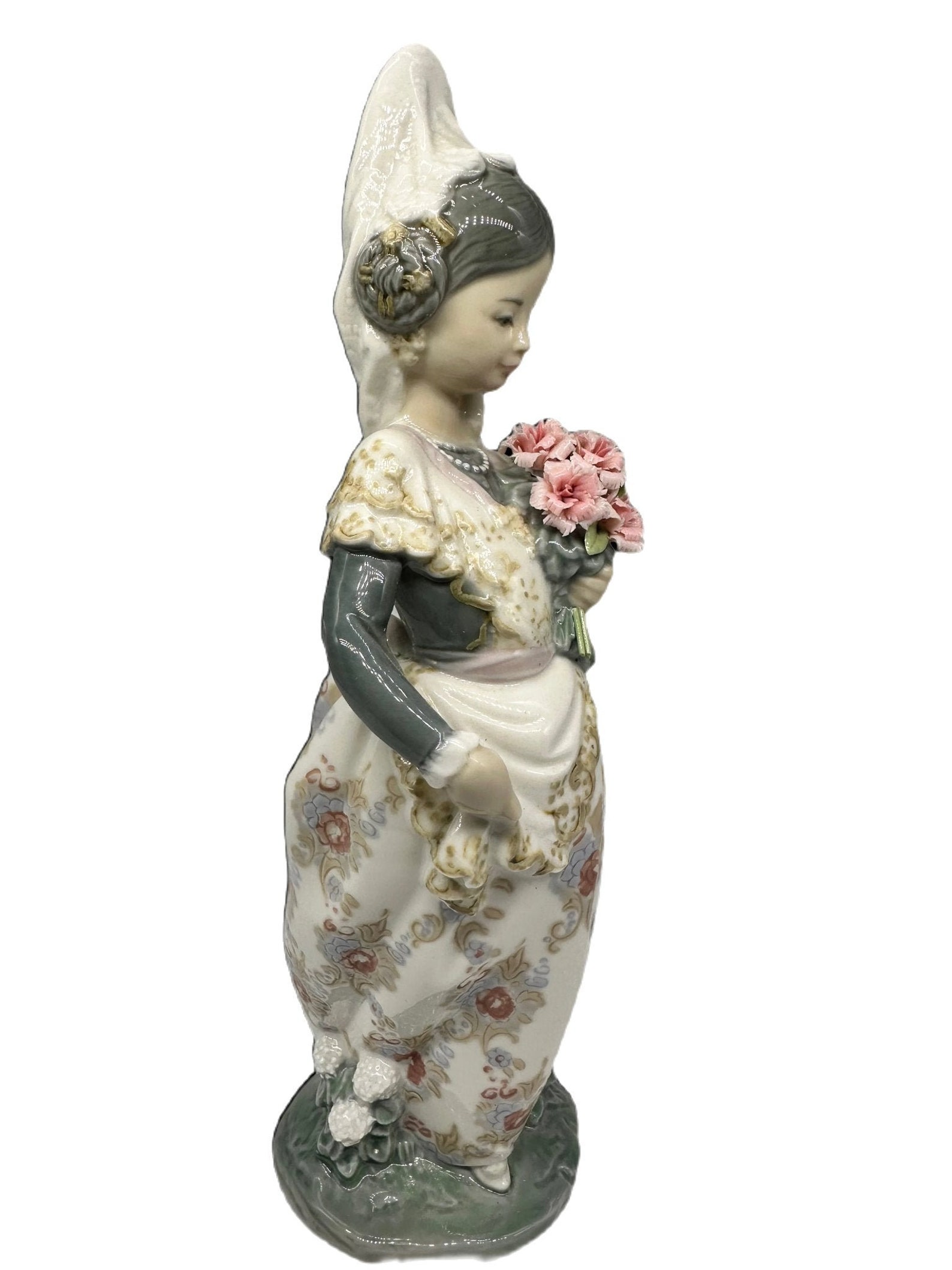 Retired Lladro Valencian Lady, Valencianita El La Ofrenda, Hand Made ...