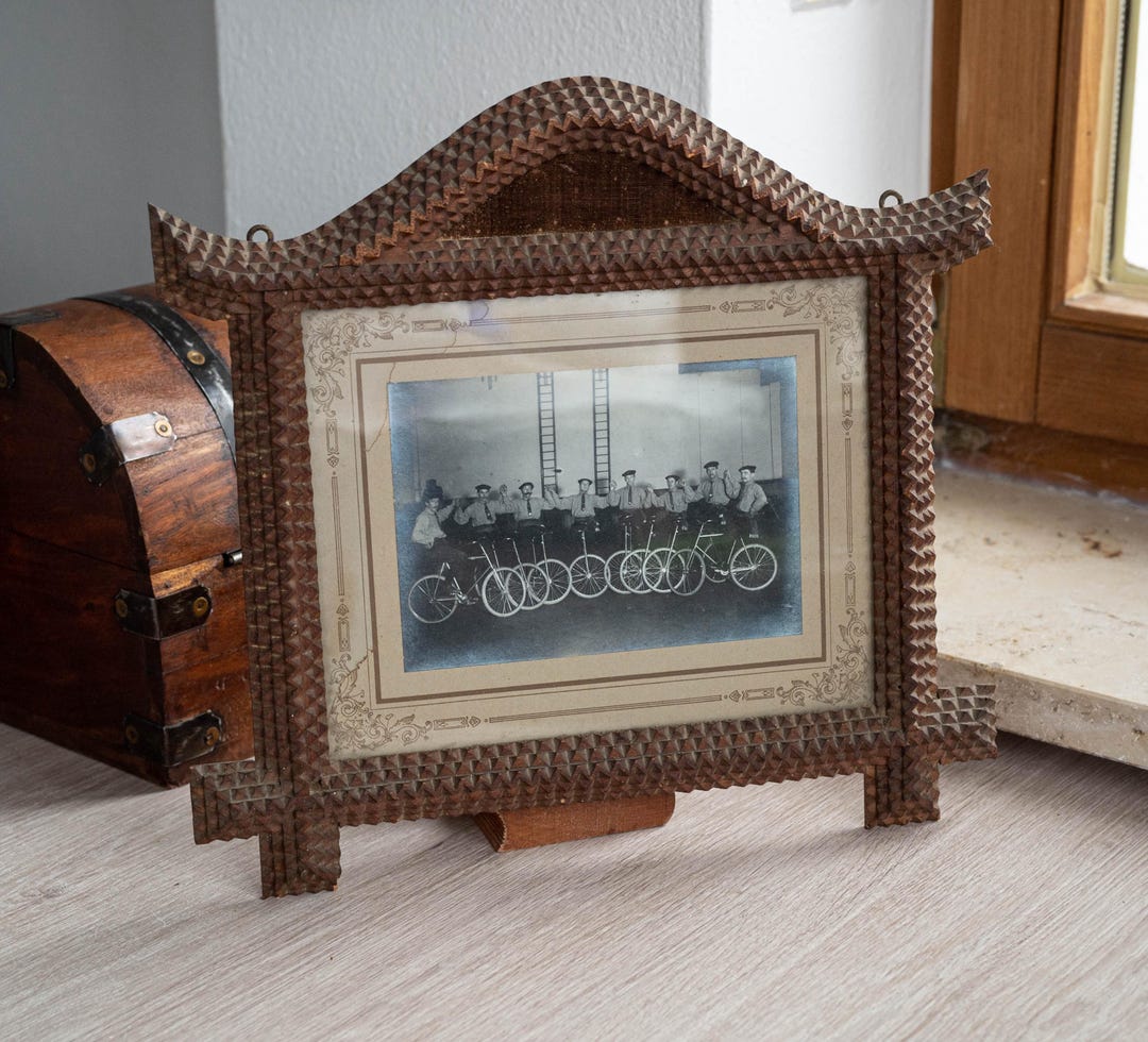 Tramp Art Frame Antique Carved Wood Picture Frame Victorian Portrait ...