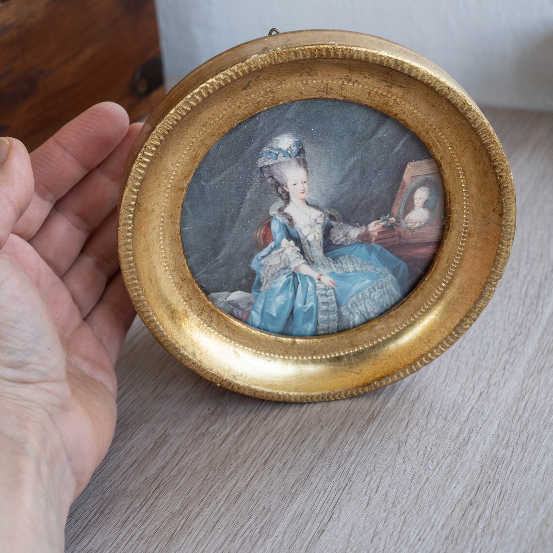 Round Gold Frame Vintage Wood Wall Picture Frame Gilded Wooden | Etsy