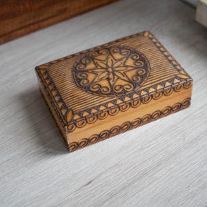 Wood Burned Box With Lid - Small Carved Wooden Keepsake Ot Trinket Box ...