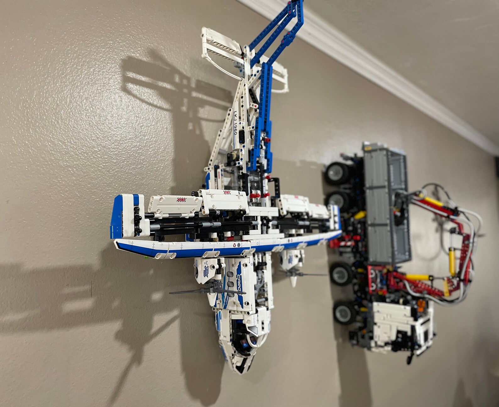 Vertical Wall Mount for LEGO® Technic 42025 Cargo Plane - Etsy