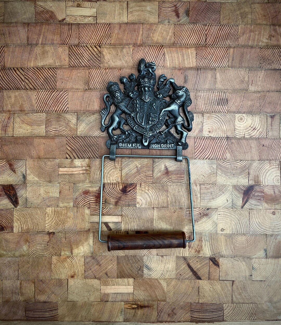 Royal Crest Toilet Roll Holder, Traditional Bathroom Decor - Etsy