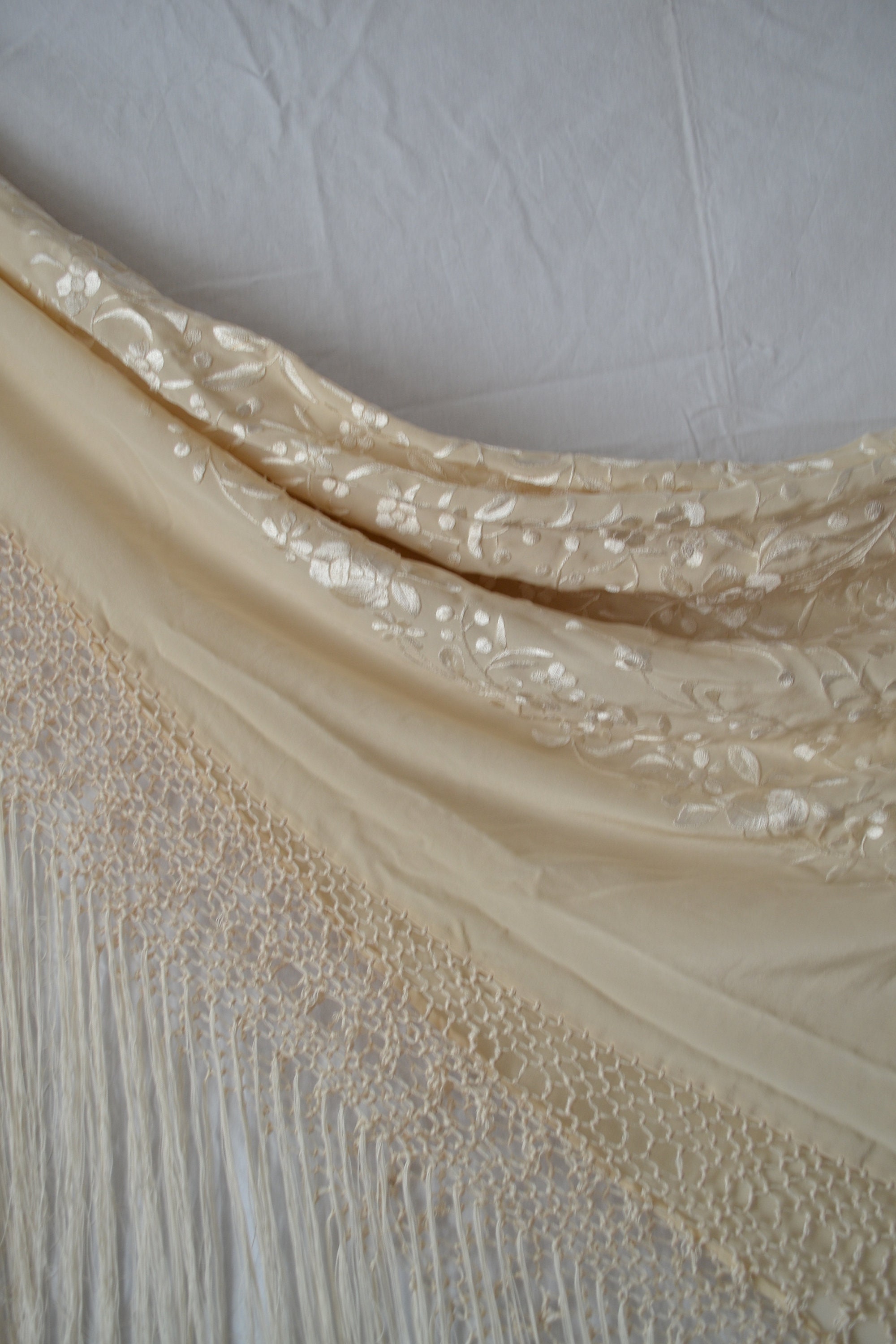 Vintage Silk 70s Piano Manila Shawl With Floral Motif and Fringes - Etsy