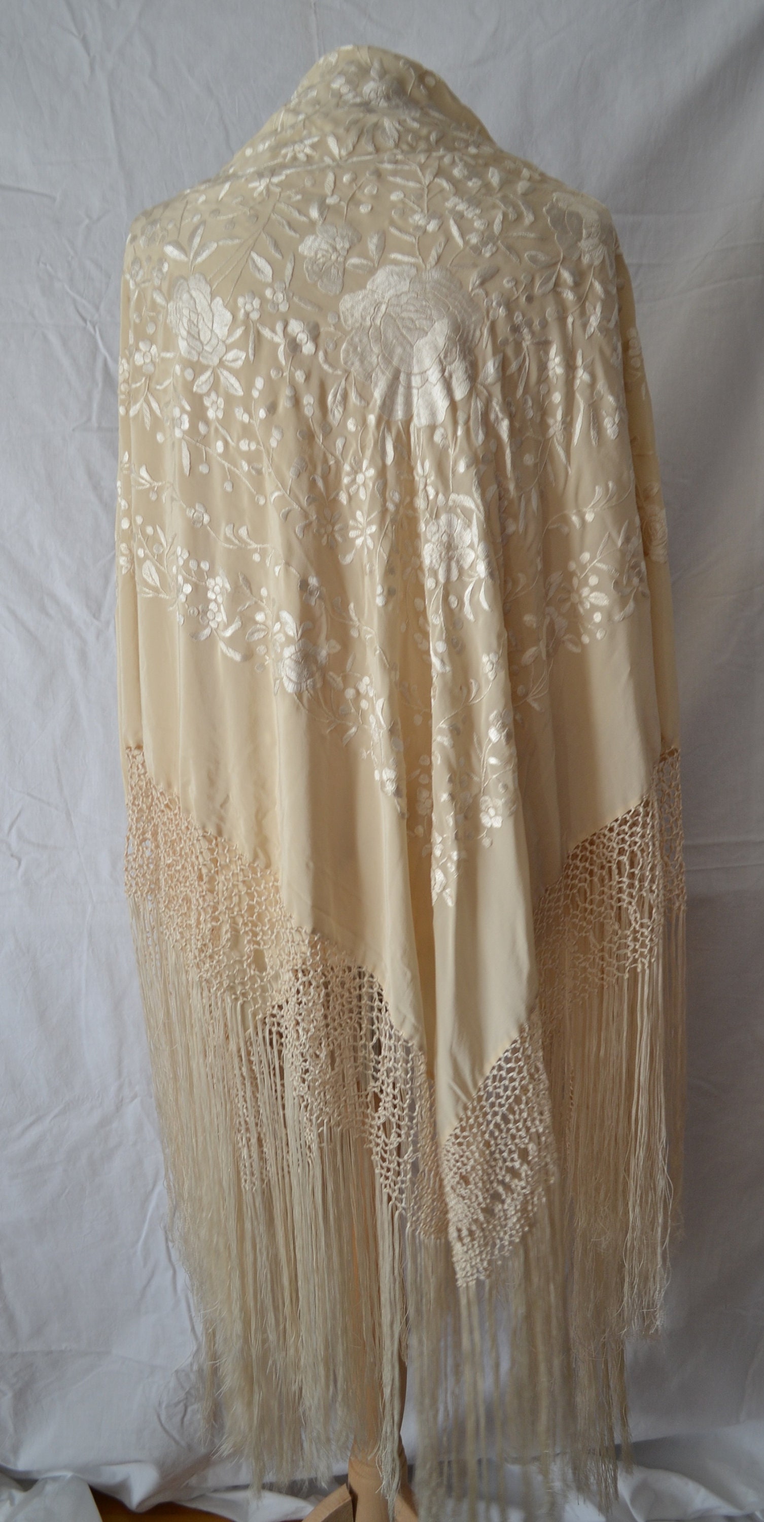 Vintage Silk 70s Piano Manila Shawl With Floral Motif and Fringes - Etsy