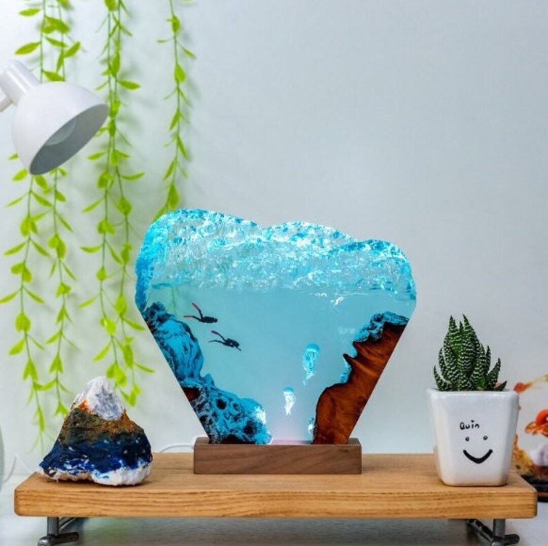 POLYGON DEEP Whale Sea Table Lamp Custom Night Light Epoxy - Etsy