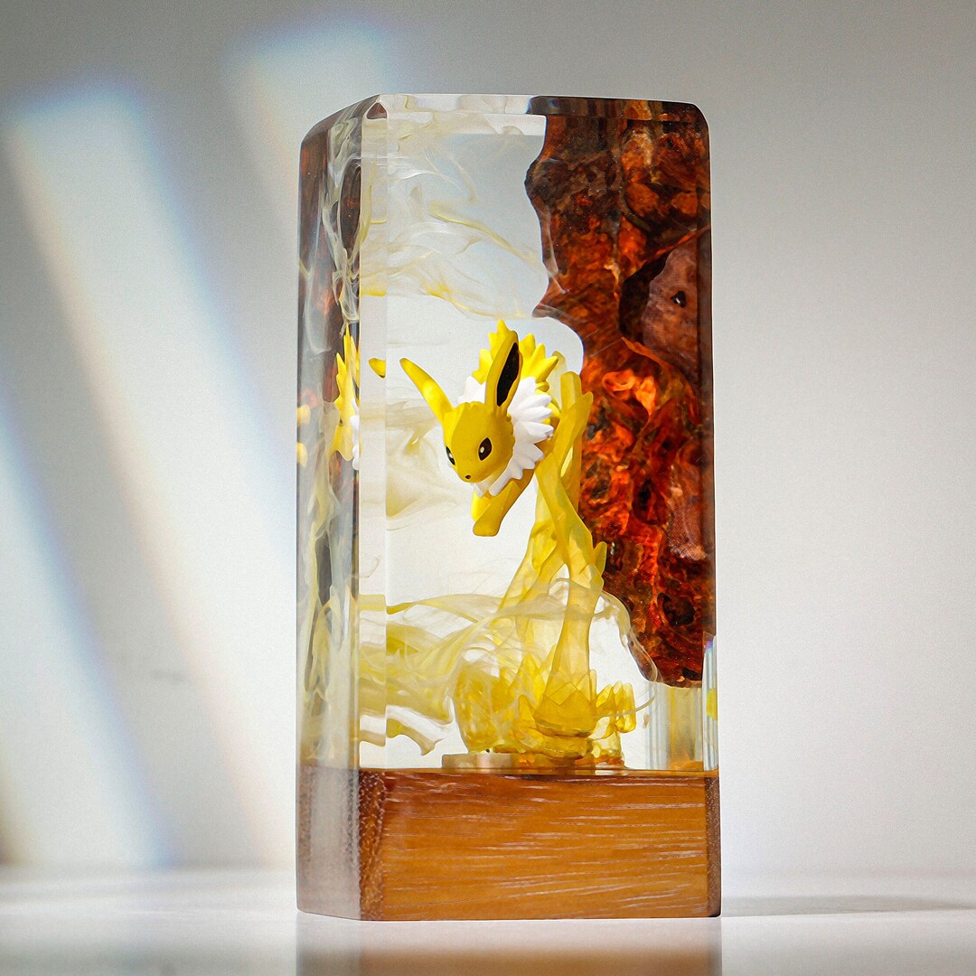 Poke.mon Jolte.on Epoxy Lamp, Pokemon Night Light, Resin Lamp, Resin ...