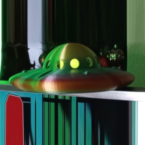 Flying Saucer Spaceship - UFO - UAP - Alien Craft - Collectible or ...