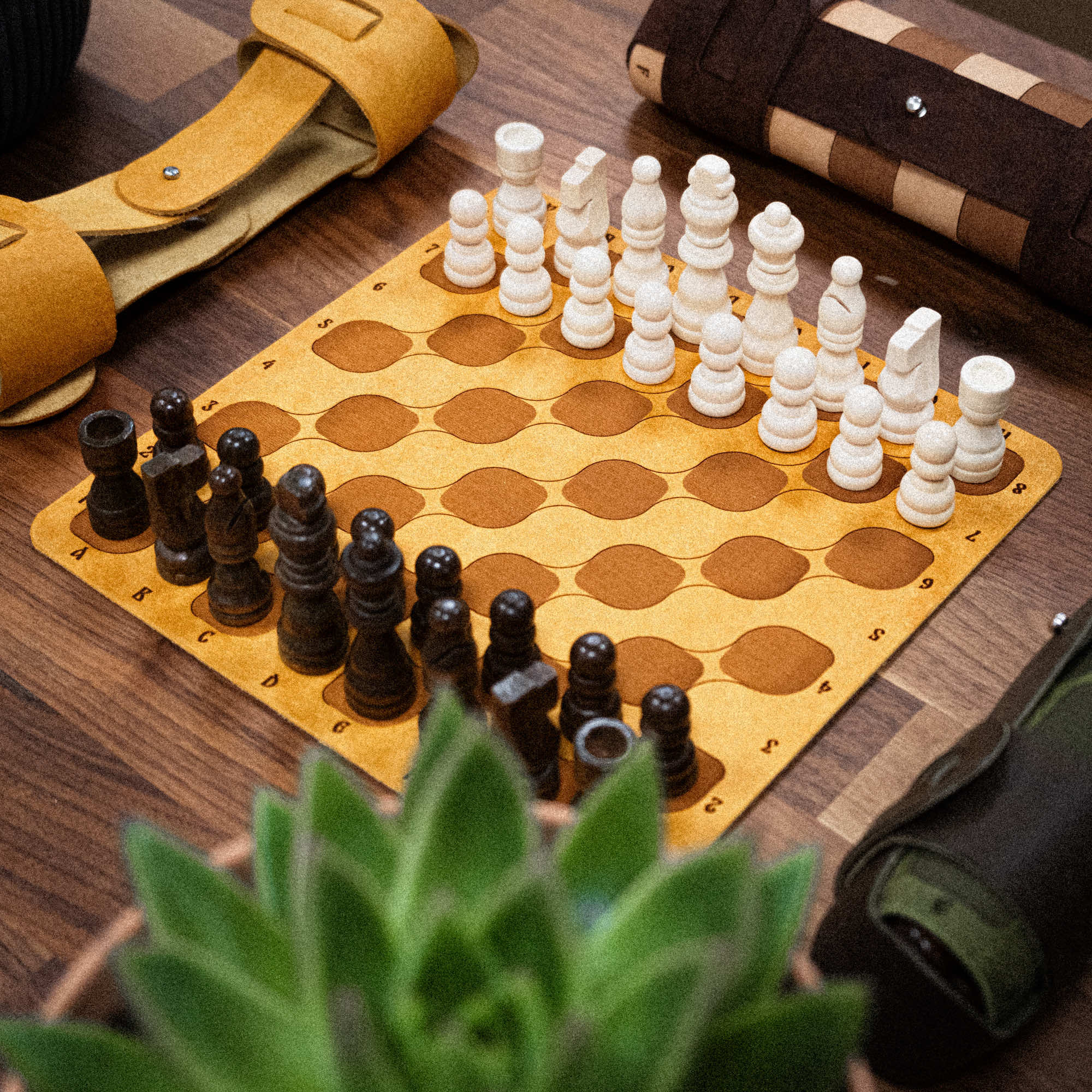 Rolling Chess Set Travel Chess Board Easy Fold Made of Genuine Italian ...