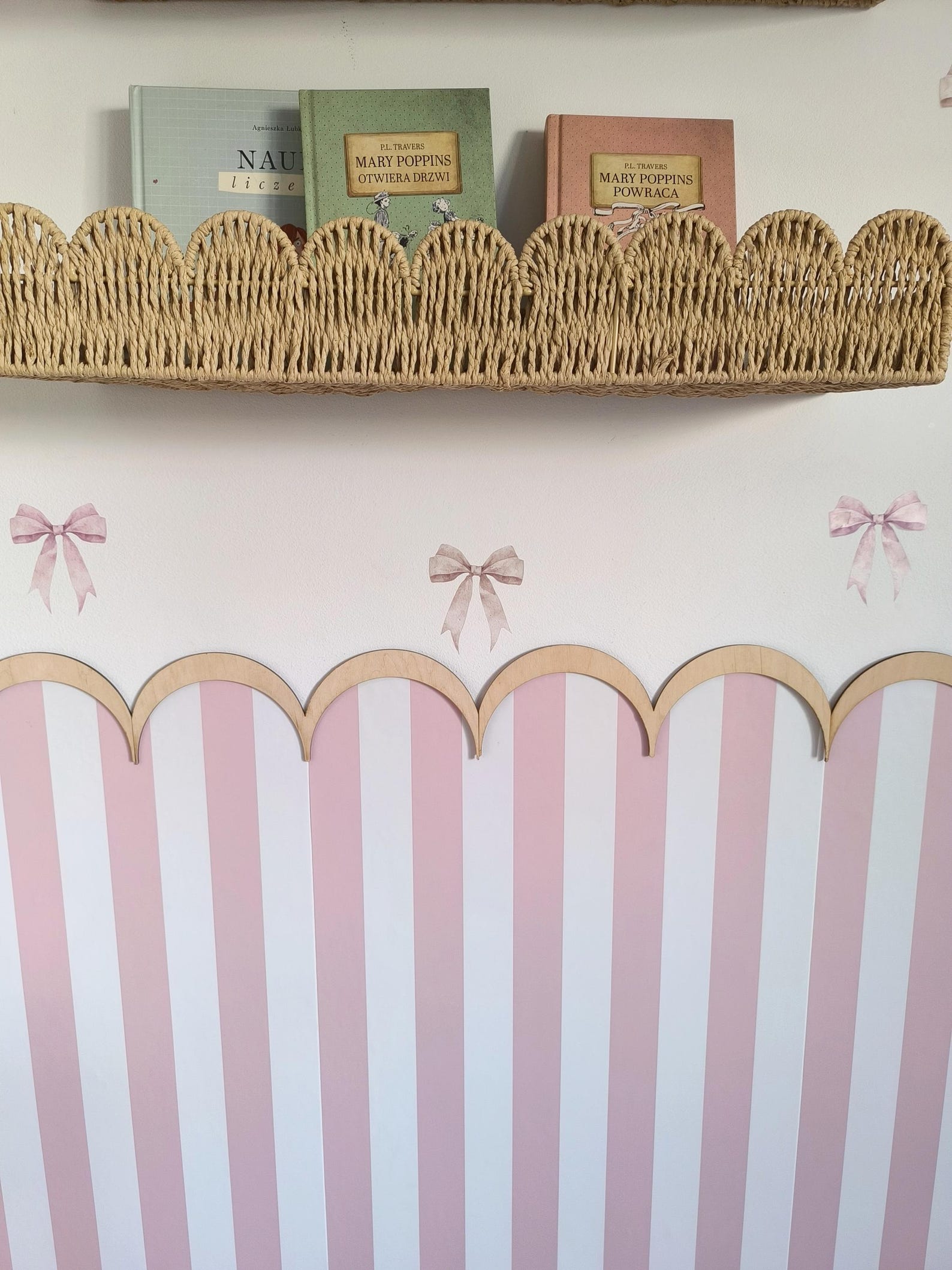 Scalloped Wooden Wall Moulding Wood Wall Wainscoting Trim Scalloped ...