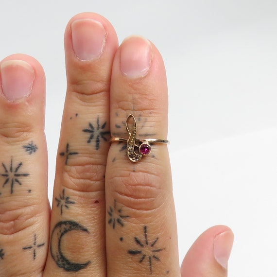 Antique 18k yellow gold ruby rose cut diamond treble … - Gem