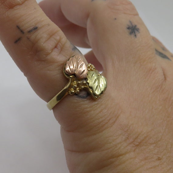 Vintage 10k 12k tri color Black hills gold grape vine… - Gem