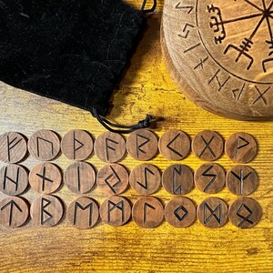 Vegvisir Rune Set Box Brown Wood Runes Elder Futhark Viking Nordic ...
