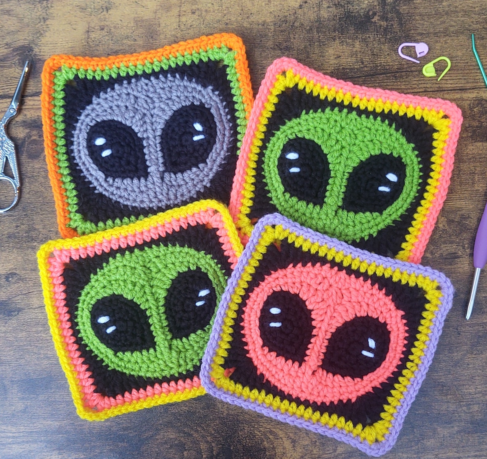 Alien Head Granny Square - Etsy