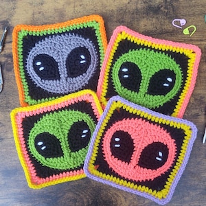 Alien Head Granny Square - Etsy