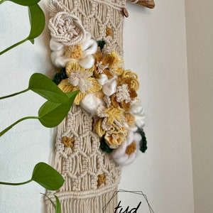 Macrame Flowers and Bees Wall Hanging - Etsy