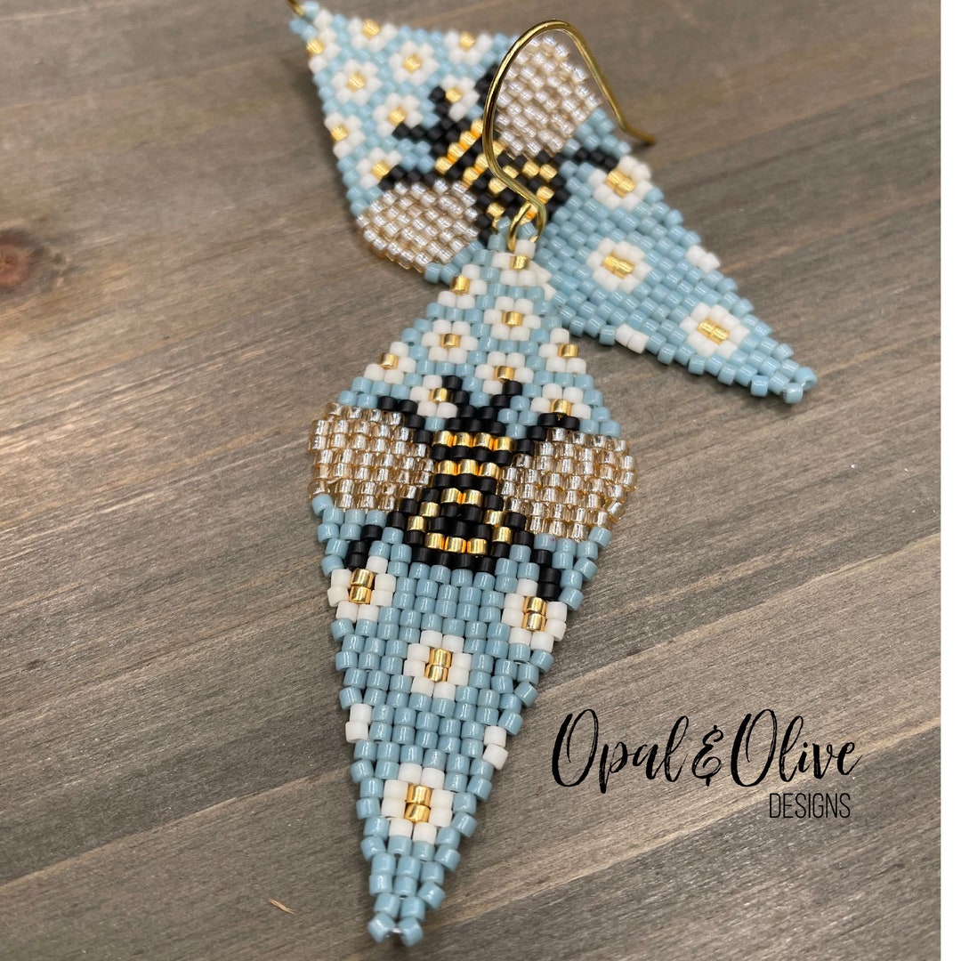 Daisy Bee Hand Beaded Earrings - Etsy