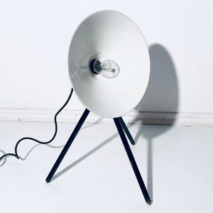 Extravagant Vintage Camera Tripod Floor Lamp / Industrial Decor - Etsy