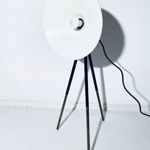 Extravagant Vintage Camera Tripod Floor Lamp / Industrial Decor - Etsy