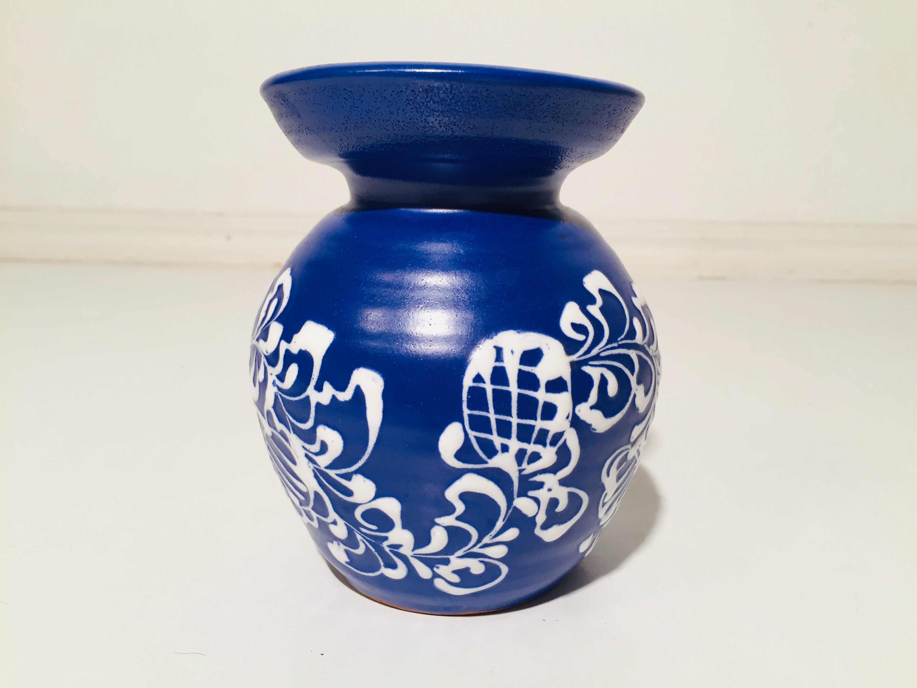 Jarrón azul de cerámica pintado a mano con adornos de flores | Etsy