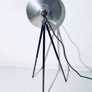Extravagant Vintage Camera Tripod Floor Lamp / Industrial Decor - Etsy