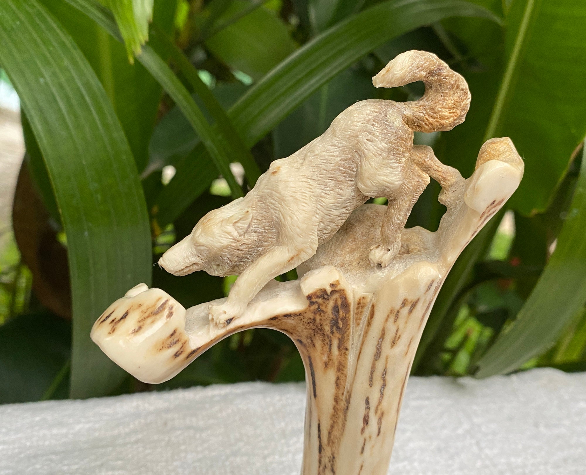 Running Wolf Knife Handle Carved Antler Wolverine 3D Knife Handle Deer ...