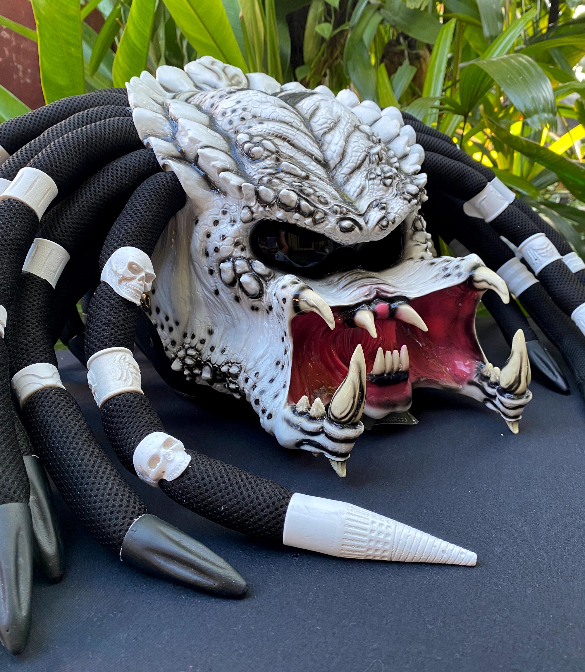 3D Predator Motorcycle Helmet: Custom Alien Skull Dreadlocks - Etsy