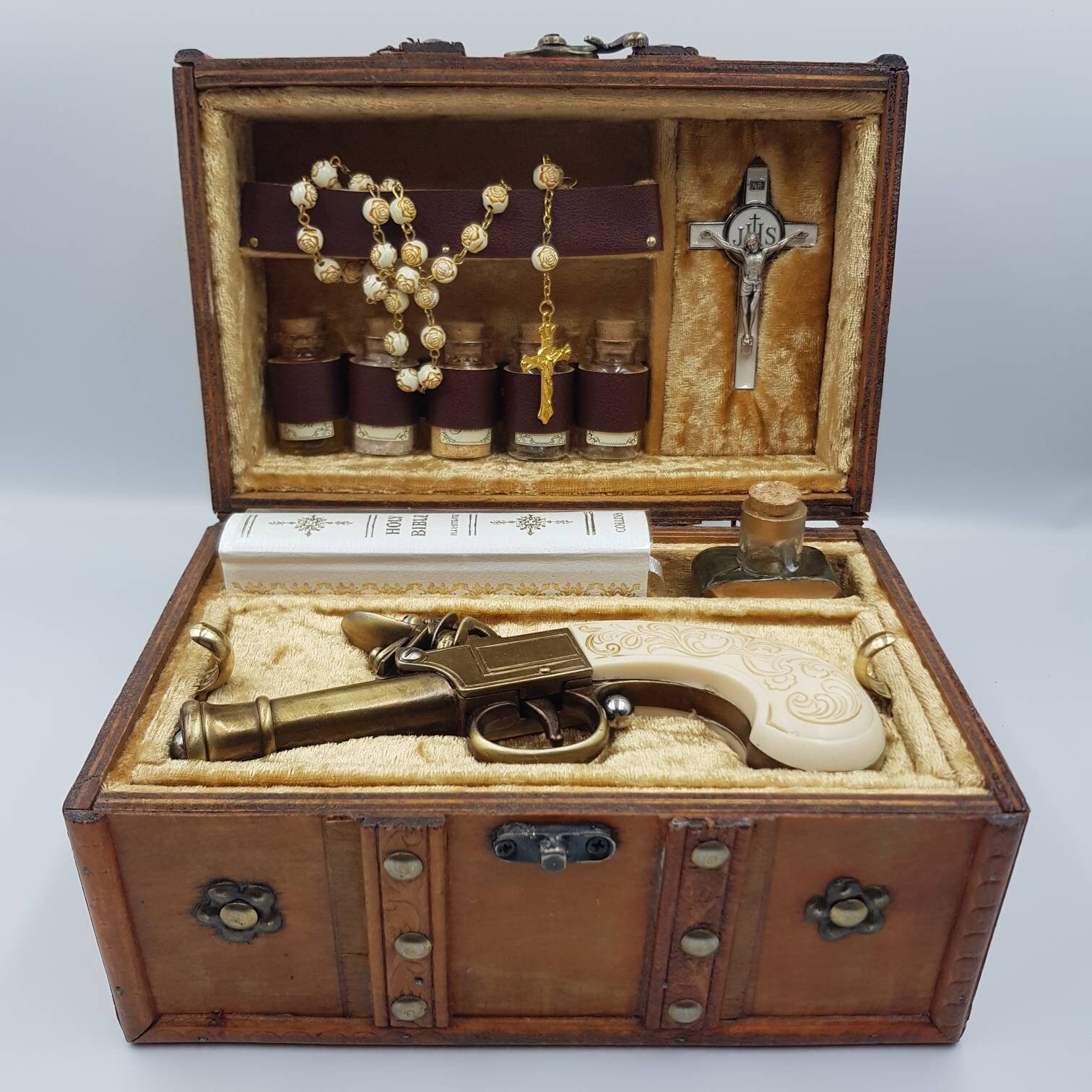 Antique Style Vampire Hunting Kit Or/and Exorcist Kit. Aristocrat ...