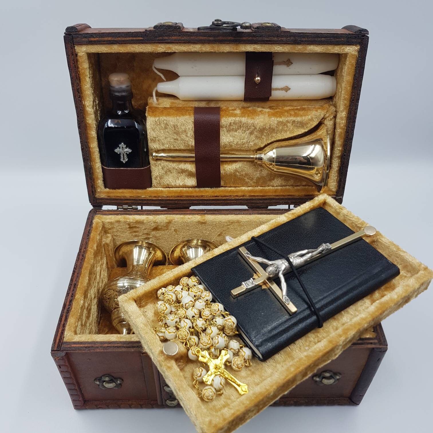 Antique Style Vampire Hunting Kit Or/and Exorcist Kit. Aristocrat ...