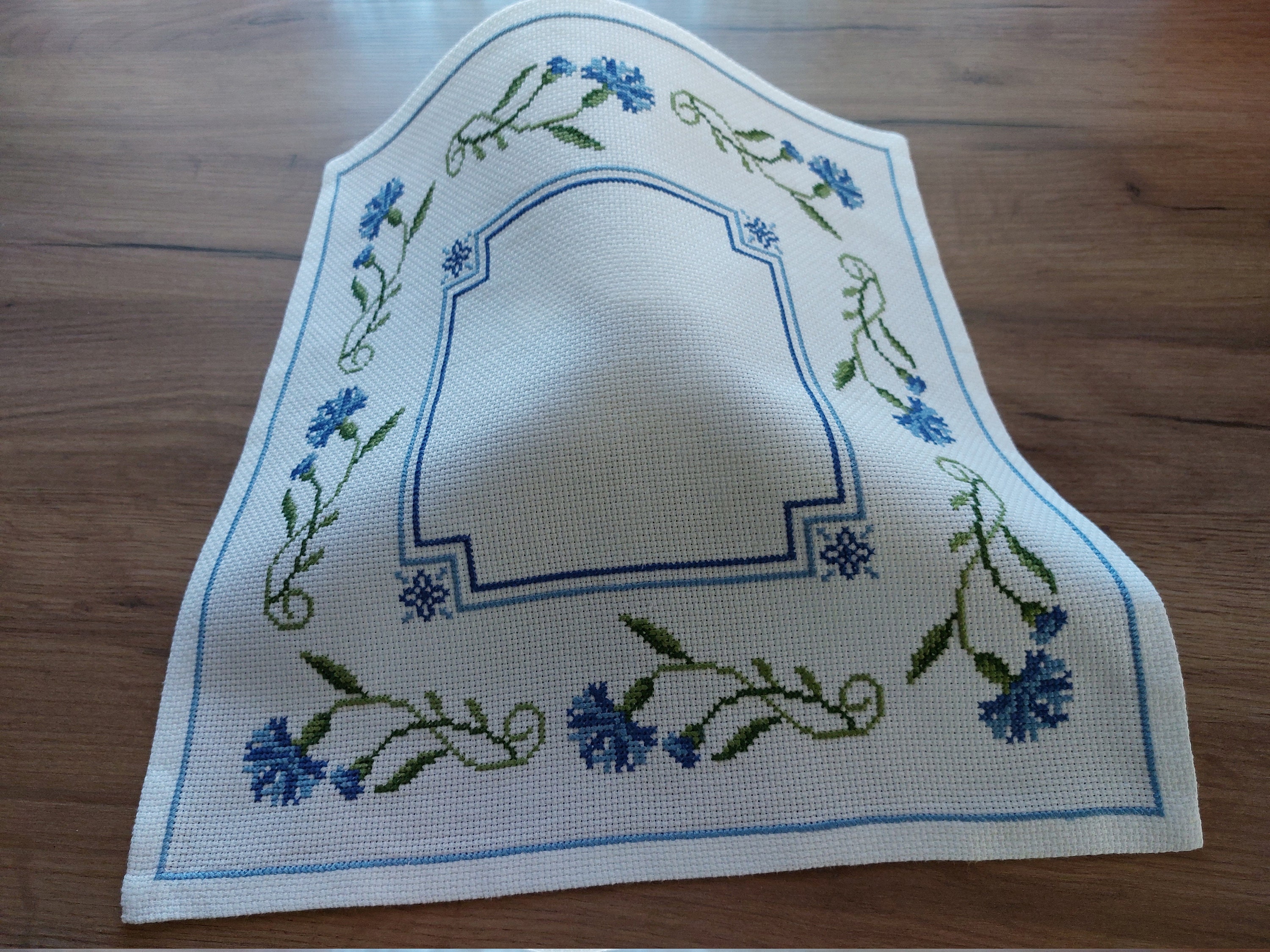 Vintage Floral Hand Embroidered Table Mat, Cross Stitch Embroidered ...