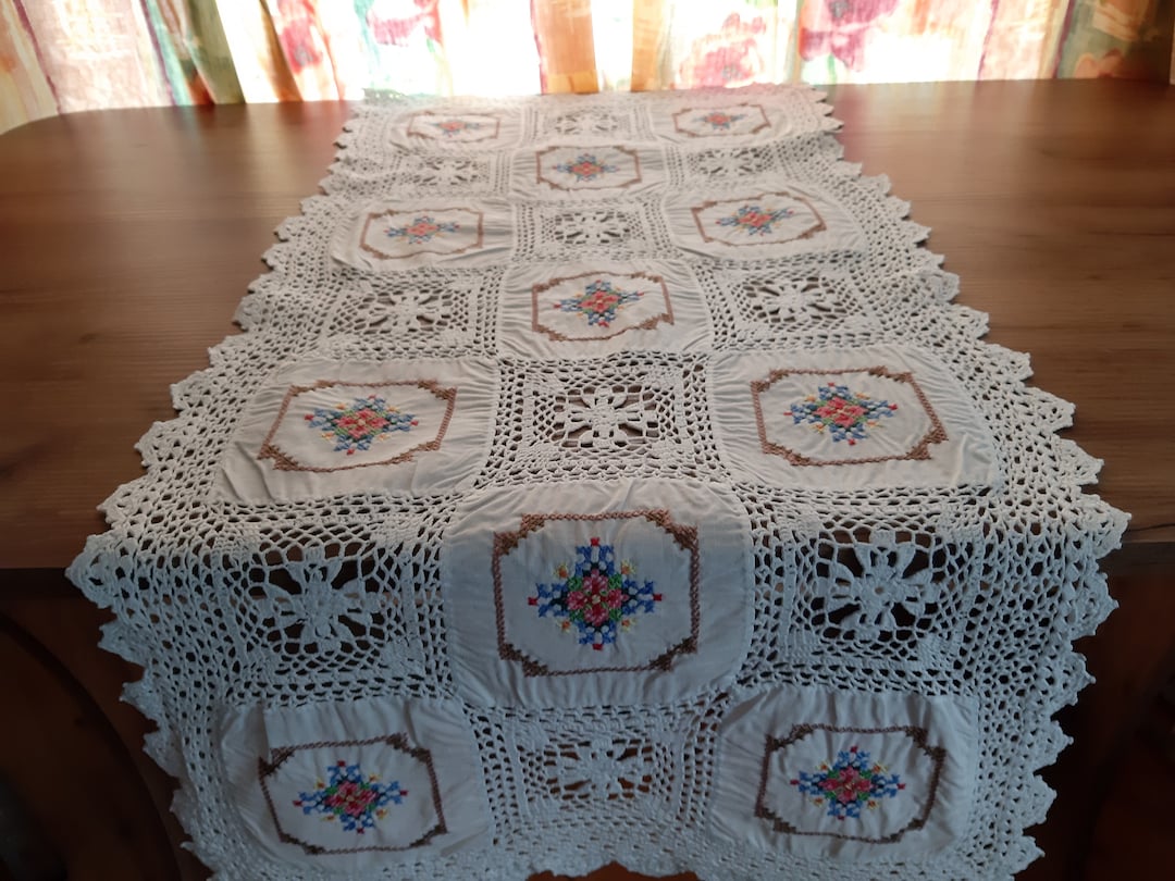 Vintage Lace Crochet - Cross Stitch Embroidered Handmade Scandinavian ...