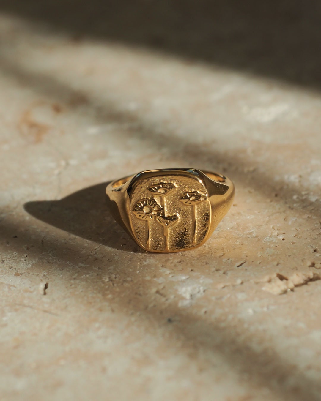 18K Gold Plated - Wild Flower Signet Gold Ring, 18k Gold Flower Ring ...