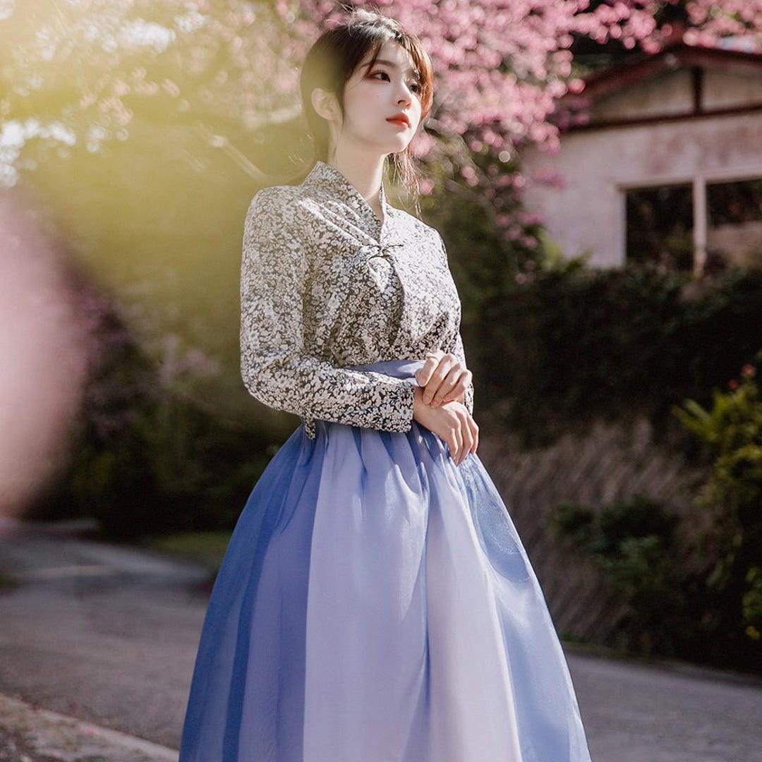 Elegant Navy and White Modern Hanbok Set Floral Suryeohan Jeogori With ...